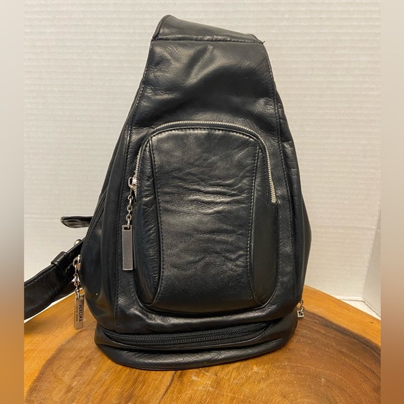 Perlina | Bags | Perlina Leather Sling Bag Bum Bag | Poshmark